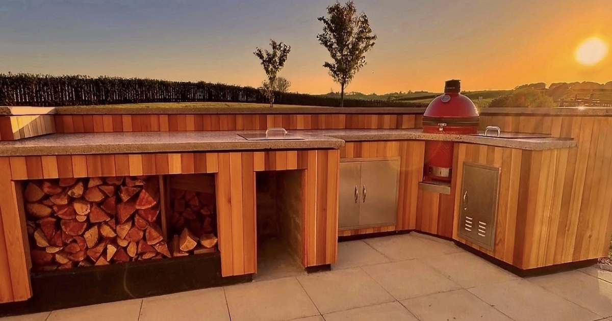 Outdoor Kitchen DIY | Concrete & Cedar Build – Baboon Rock